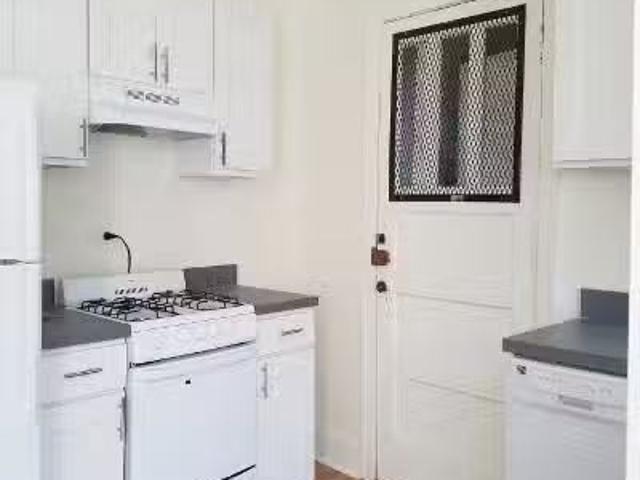 1 Bed, 1 Bath 2014 W. Berwyn