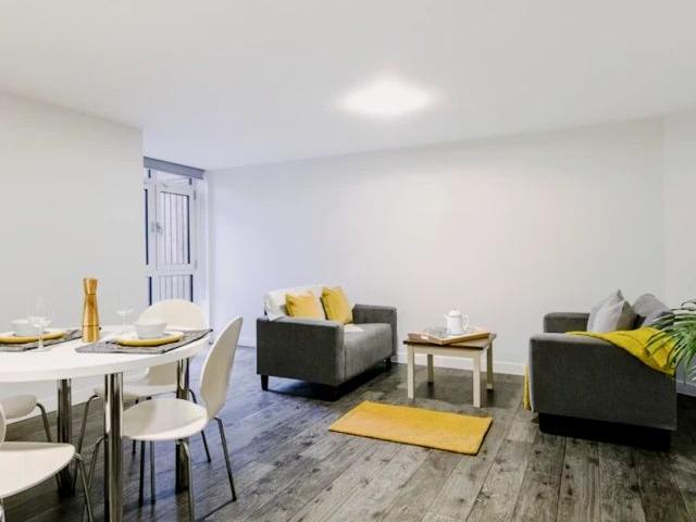 1 Bed, 1 Bath