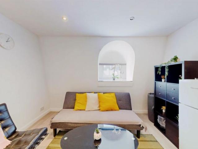 1 Bed 1 Bath, 6a, 40