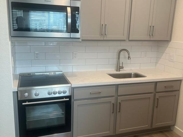 1 bed 1 bath adu in Roseville