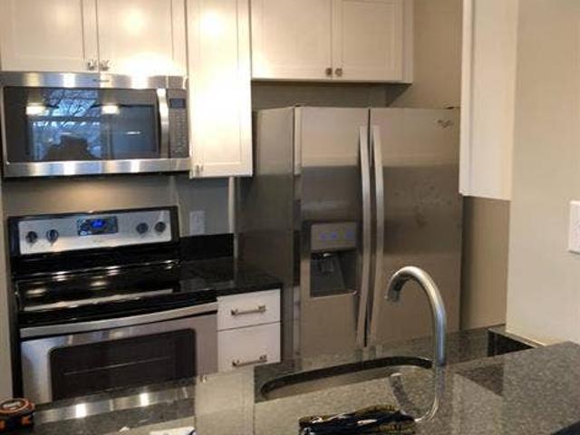 1 bed 1 bath in Columbia Heights!