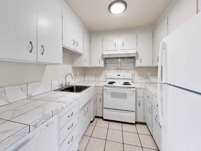 1 Bed 1 Bath in Quiet Sunnyvale Location!