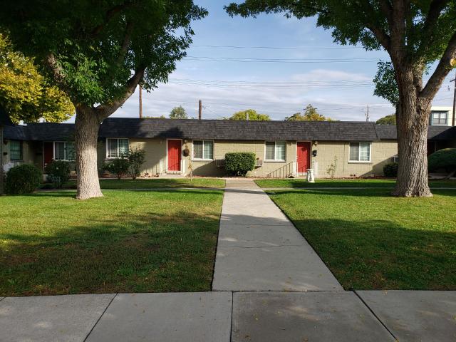 1 Bed 1 Bath Main Level no neighbors above or below Apartment within Walking Distance to Whole Foods, Trader Joes, Fairmont Park, Forest Dale Golf Course & Minutes to Sugarhouse Park, Dining & Freeway Access!