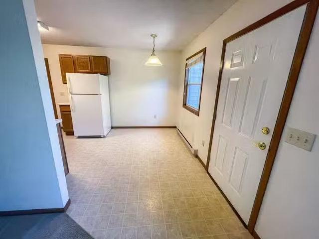 1 Bed / 1 Bath Menomonie 4 Plex Bldg. 02