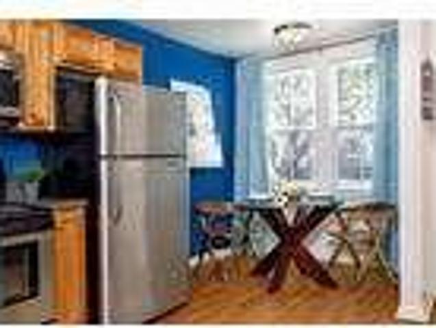 1 bed, 1 bath, safe neighborhood. Offstreet parking!