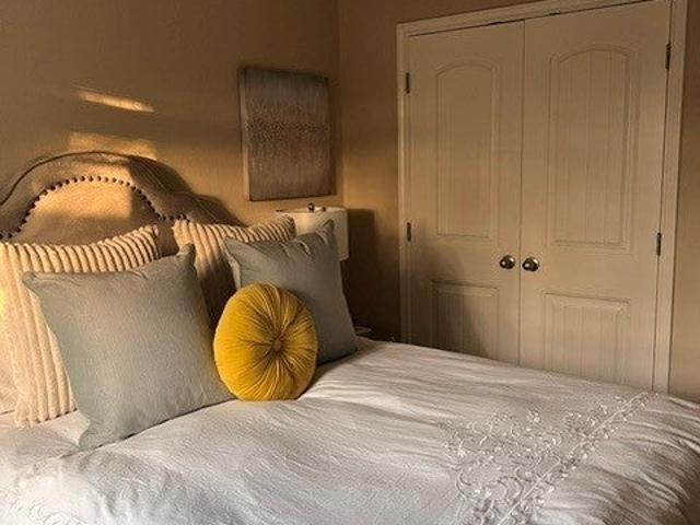 1 Bed /1 Bath + Separate Living Room S. Austin