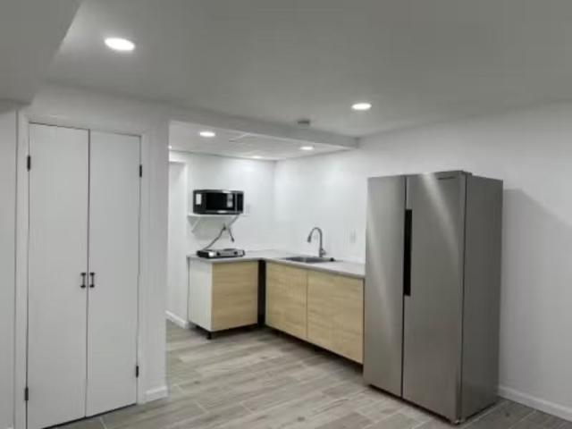 1 bed / 1 bath studio 13021 Sturbridge Rd