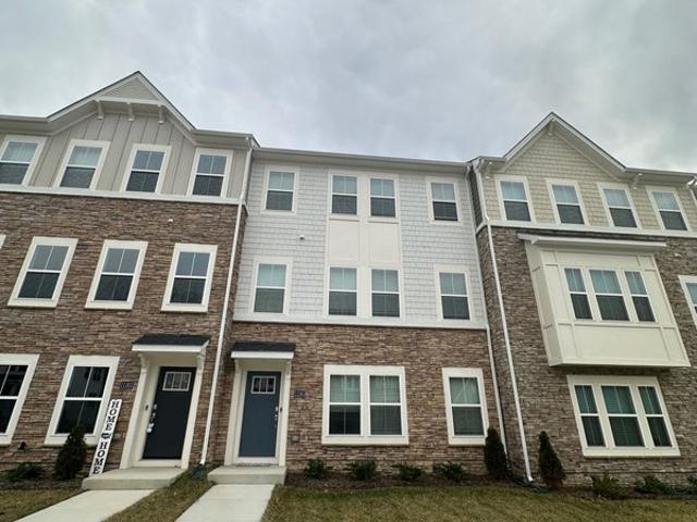 1 Bed / 1 Bath + Private Living Room $1250