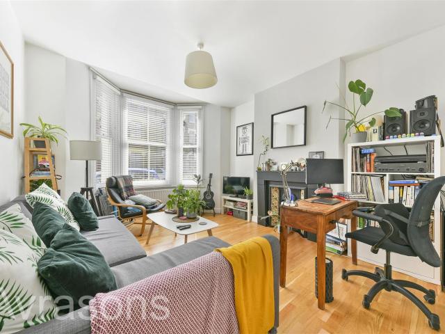 1 Bed, 1 Bath Property For Rent in Heyford Avenue, Vauxhall, SW8