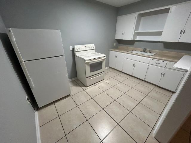 1 bed 1 bath with screened lanai 1st story pet friendly apartment 1 Bedroom Apartment for Rent at 519 6th Ave W, Palmetto, FL 34221 Palmetto