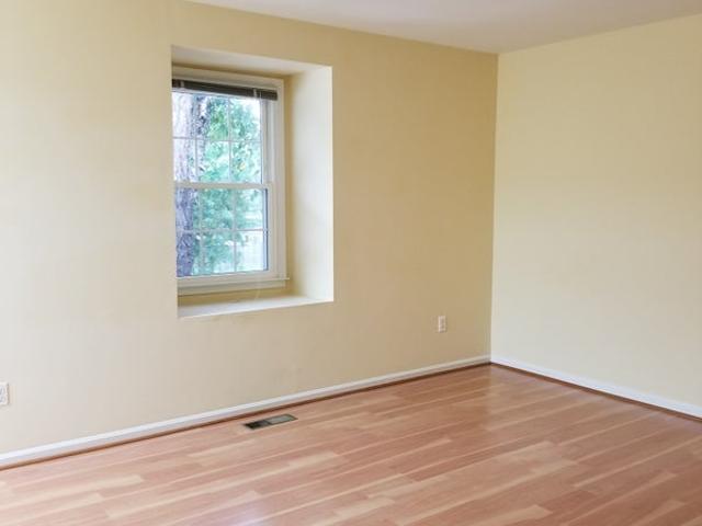 1 bed 1 bath Townhouse in Annandale VA