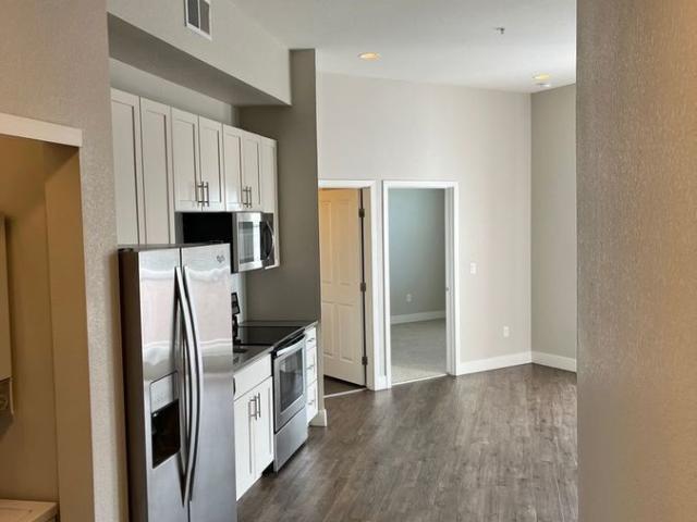 1 bed 1 bath Unit Available for June Move in Jefferson Park! Updated Appliances, Off Street Parking Available, 2nd Floor Unit