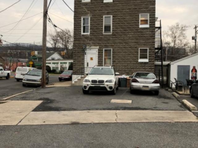 1 bed 1 bath unit in Laureldale area heat HW incld