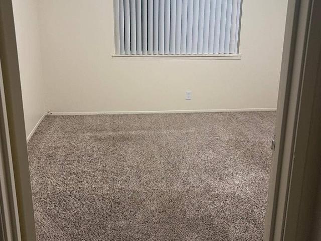 1 bed 1 private bath 800