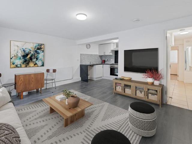 1 bed 1st Floor Flat to rent in Deptford Lewisham, SE14, from Hunters Tottenham. 34243