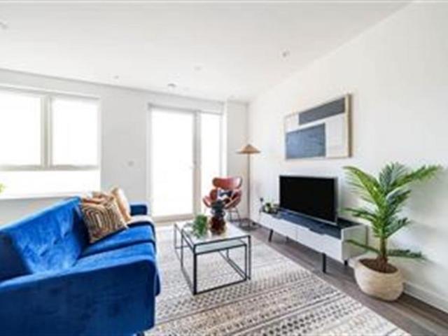 1 bed, 1st floor, Teal, Pelican House. 1 bed apartment to rent £1,675 pcm £387 pw