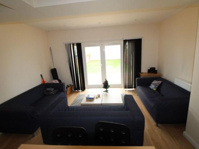 1 bed Terraced To Let