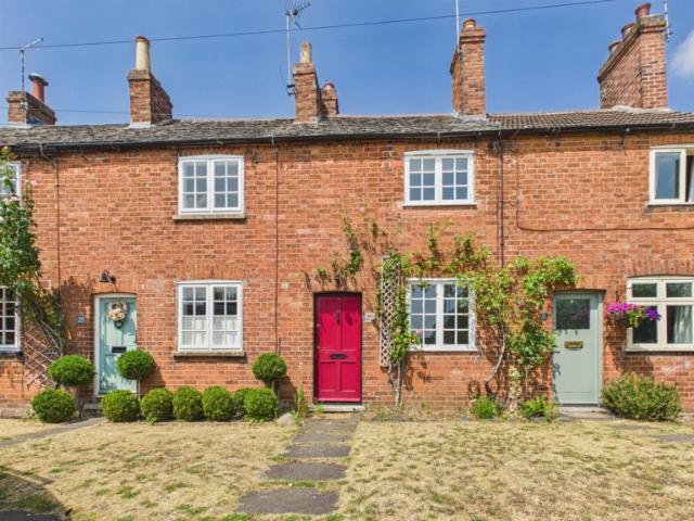 1 BED Terraced House To rent