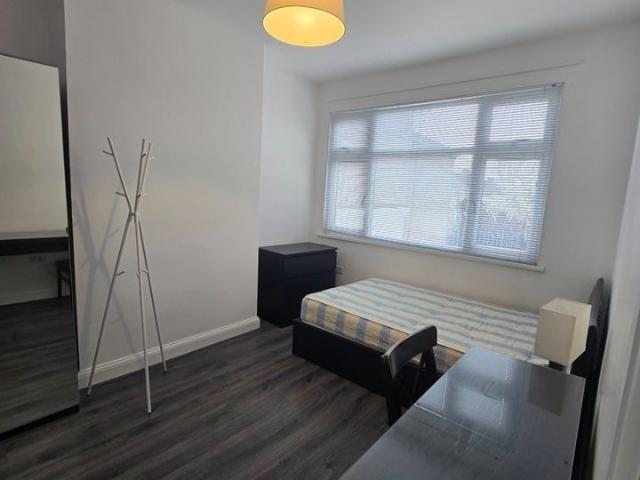 1 Bed Terraced House, Walrond Avenue, HA9