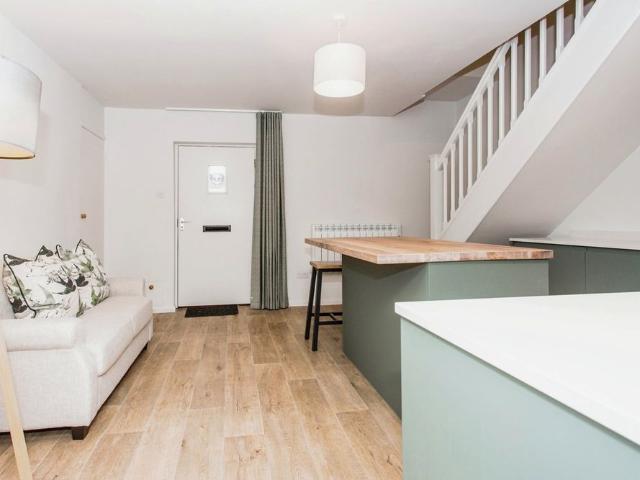 1 Bed Terraced House, Cambridge Road, CB3