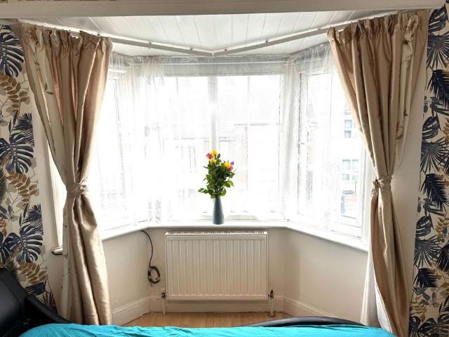 1 Bed Terraced House, Coombe Road, BN2