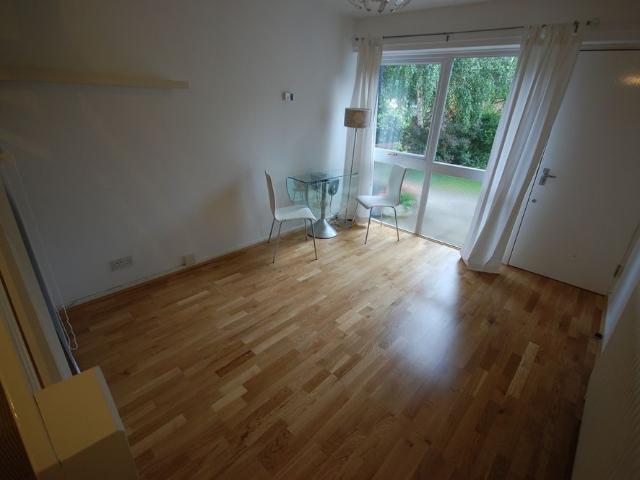 1 Bed Terraced House, Fulwood Walk, SW19