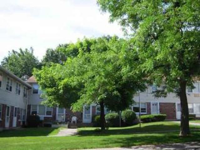1 Bed The Townhomes at Meadowbrook