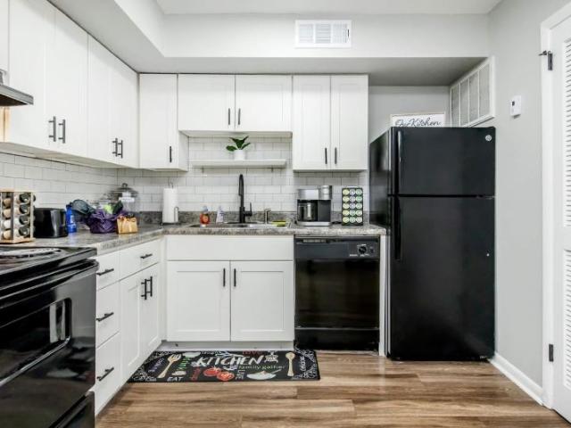 1 Bed Townhouse in Nashville | $mo | Resort_Style