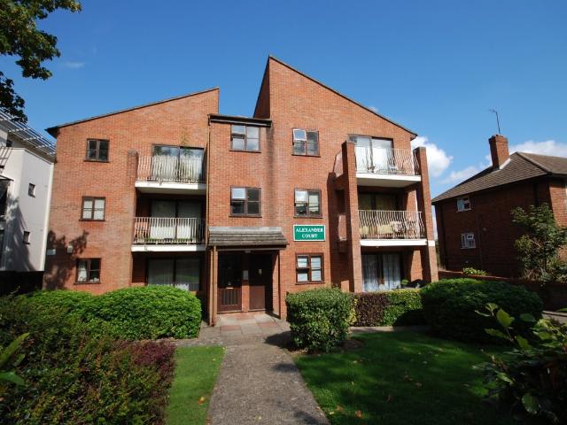 1 bed Upper Floor Flat to Let for rent in Shortlands, Bromley