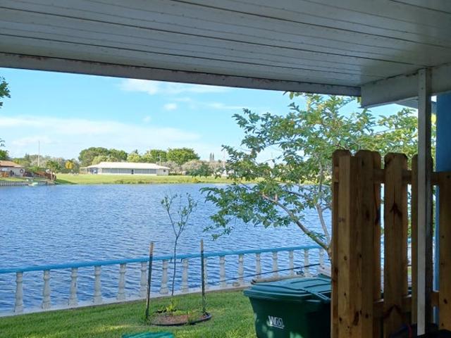 1 bed w/ensuite. Lake view