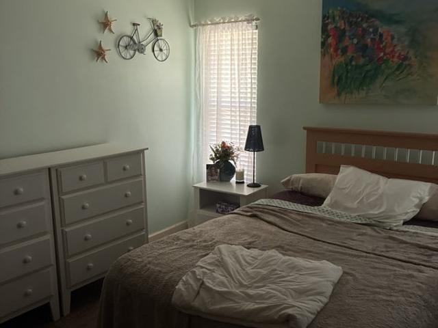 1 bed with private bath utilities included
