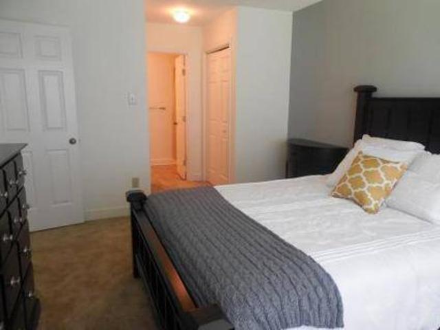 1 Bed Woodlake Village & Waterpointe Apartments