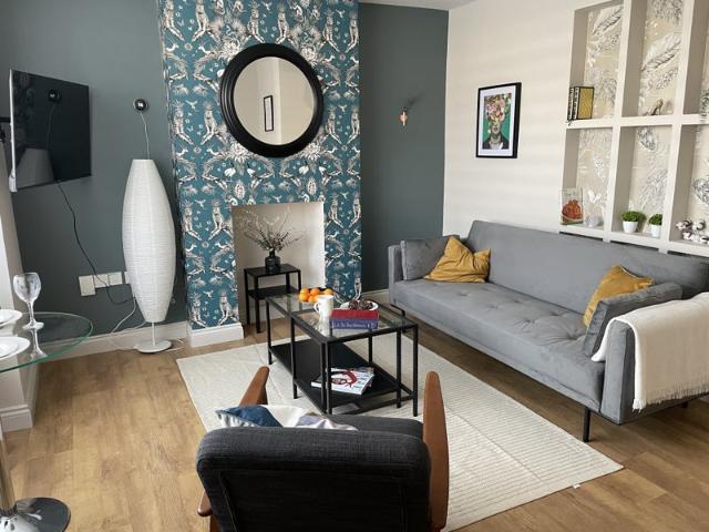 1 bed apartment CB1, close to city centre