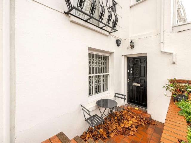 1 Bed Apartment Duplex To Let