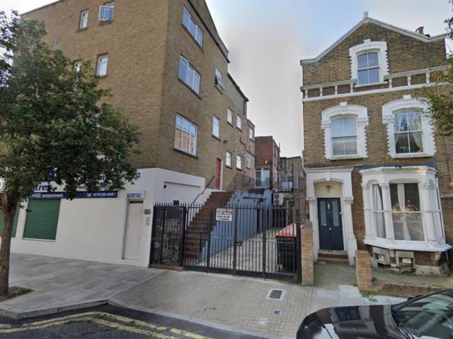 1 bed Apartment For rent