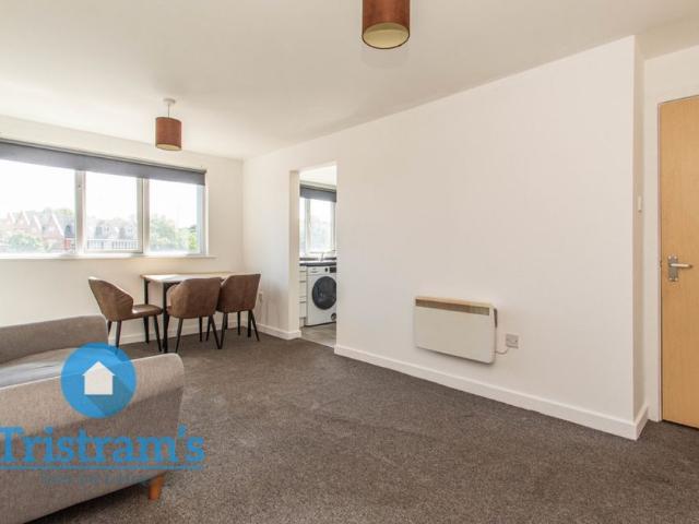 References Pending 1 bed Apartment