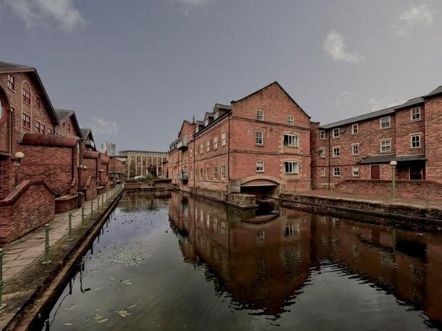 1 Bed Apartment Leeds City Centre River Views!