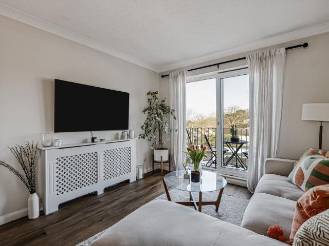 1 bed Apartment To Let