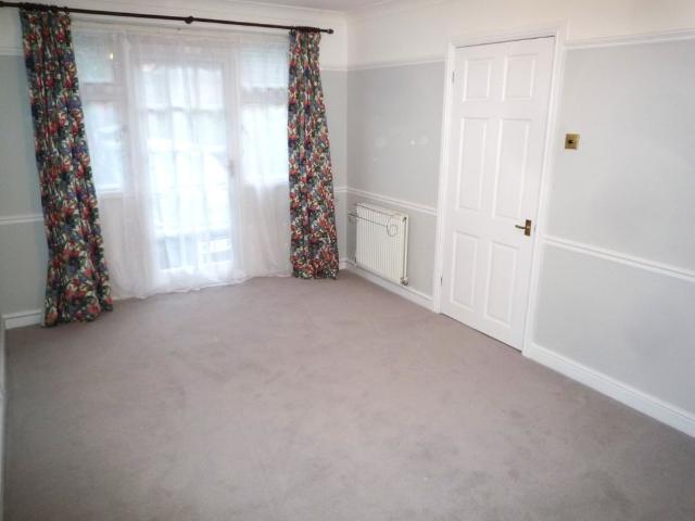 1 bed Apartment To Let