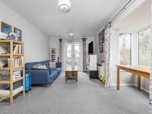 1 bed Apartment To Let