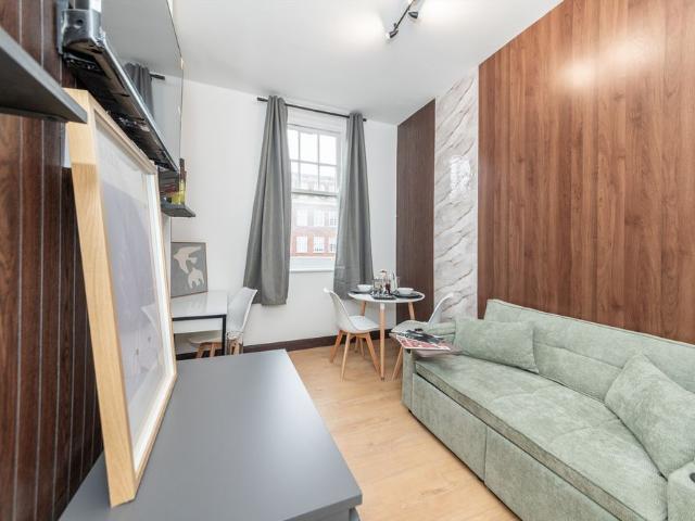 1 bed Apartment To Let