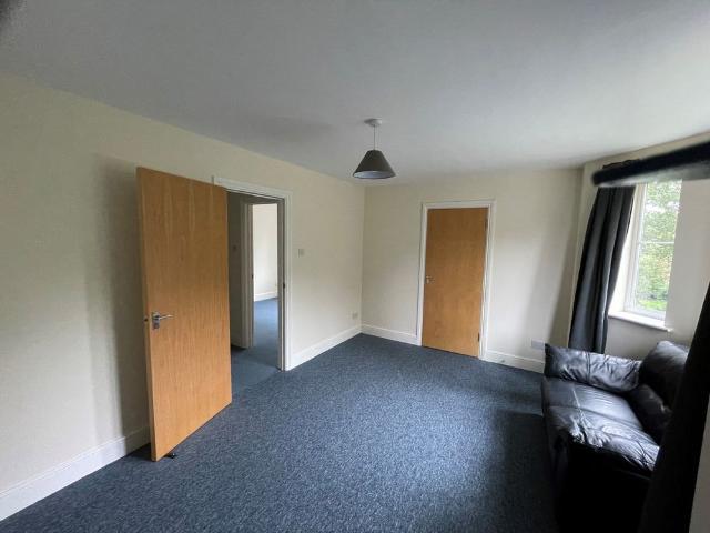 1 bed Apartment To Let
