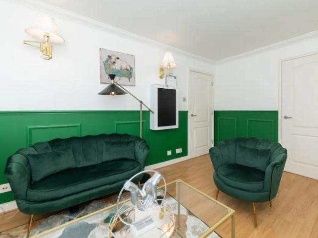 1 bed Apartment To Let
