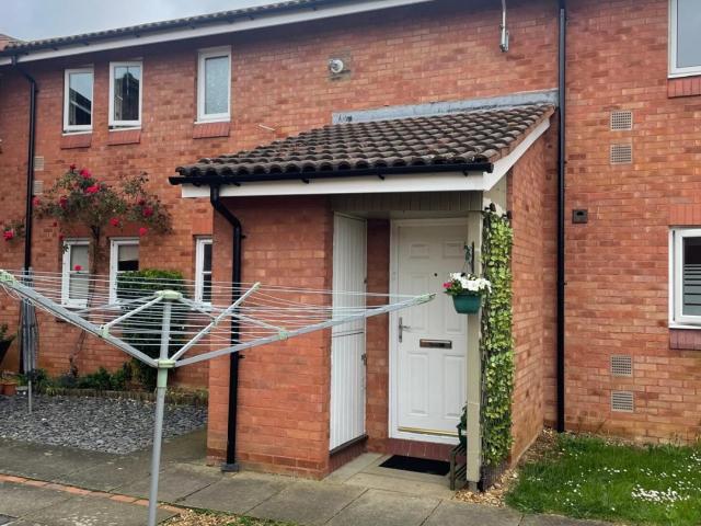 1 bed Apartment To Let