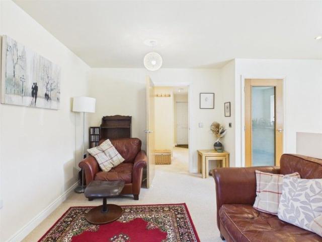 1 BED Apartment To rent