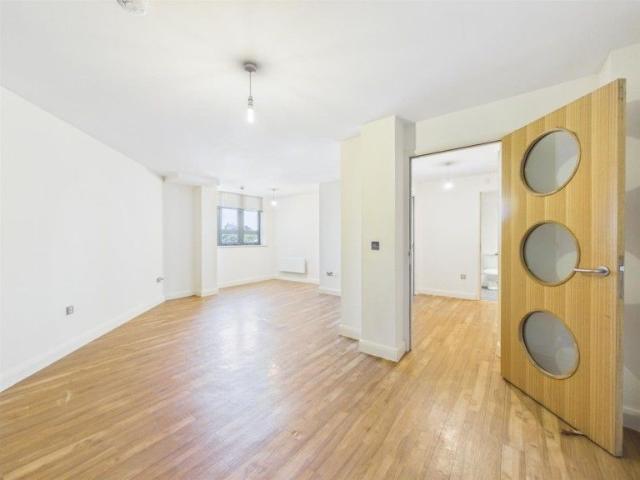 1 BED Apartment To rent