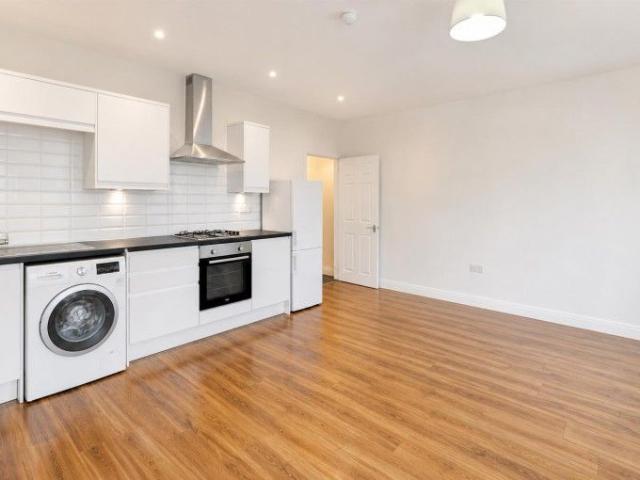 1 BED Apartment To rent
