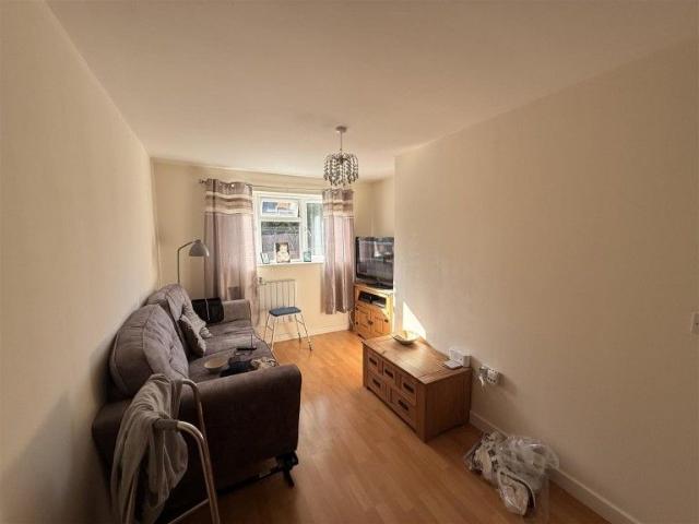 1 BED Apartment To rent