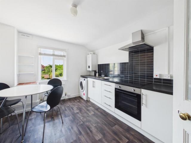 1 BED Apartment To rent