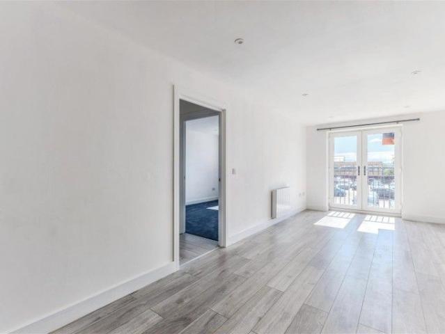 1 BED Apartment To rent